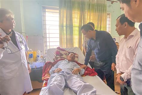 Tài xế xe con CLB Hoàng Anh Gia Lai bàng hoàng kể lại thời khắc xe gặp