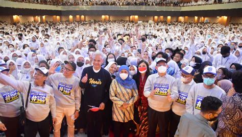 Gubernur Jatim Khofifah Pacu Semangat 8 232 Amerta Abiseka 2022 Maba