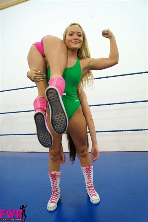 Woman Lifting Man Cartoon Wrestling Xxx Porn