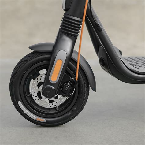 Patinete eléctrico plegable Segway Ninebot KickScooter F2 Pro negro