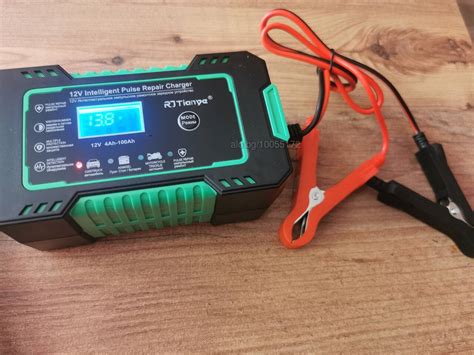 Смарт зарядно за акумулатор Аксесоари Резервни части консумативи аксесоари Велико Т