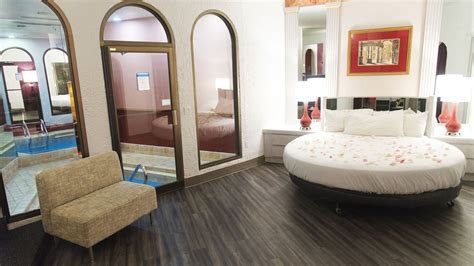 Poconos Suites Poconos Honeymoon Resorts For Couples Cove Pocono