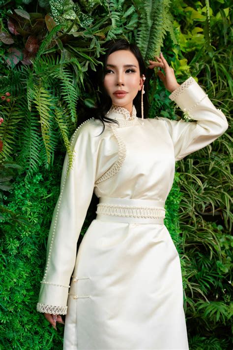 O Couture Ss23 Одонтой ээж цуглуулга