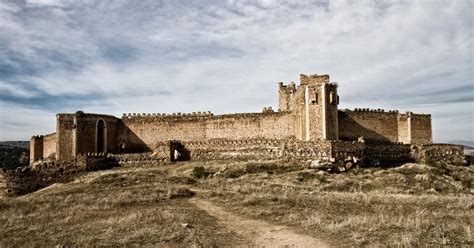 Uno De Los Castillos Mejor Conservados Del Mundo Está En España Y