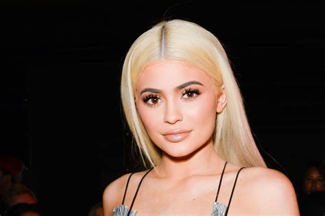 Kylie Jenner Cosmetics Shop New York Famous Person