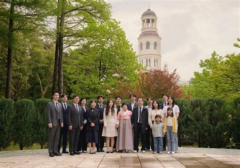 에고이스트갤러리 할머니 할머님의 큰 사랑으로 저희들도 이렇게 건강하게 잘 자랐습니다 감사합니다 생신 축하 드려요 앞으로도 저희 오래 오래 지켜주세요 할머님의 큰