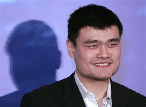 曝姚明身体健康堪忧，胖到400斤、内分泌失调，父母盼其生二胎 哔哩哔哩