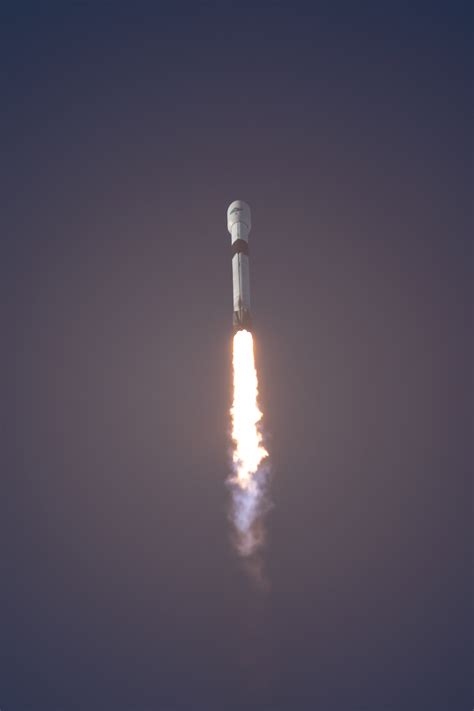 Spacex Lança Satélite Meteorológico Militar