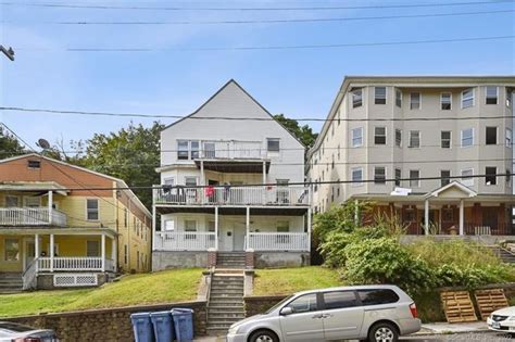 361 Willow St Apt 3 Waterbury Ct 06710 ®