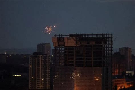 Militer Ukraina Tembak Jatuh 36 Rudal Jelajah Rusia