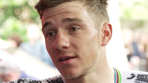 Giro DItalia Remco Evenepoel Zat Vandaag Helemaal Kapot Kop Over