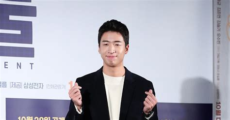 [e포토]유수빈 양 손 하트