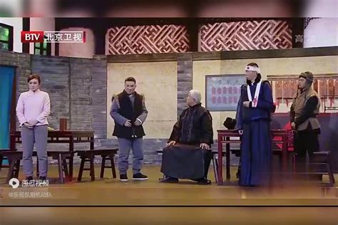 小品：女演员台上遇 咸猪手”，反手就是一巴掌，打得好