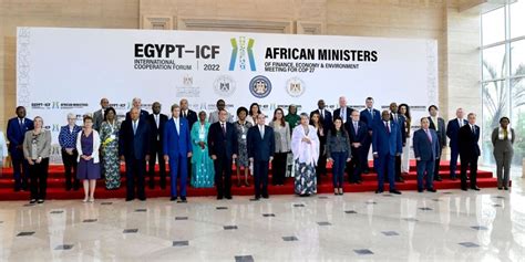 الرئيس السيسى يلتقى رئيس البنك الأوروبى لإعادة الإعمار والتنمية صور