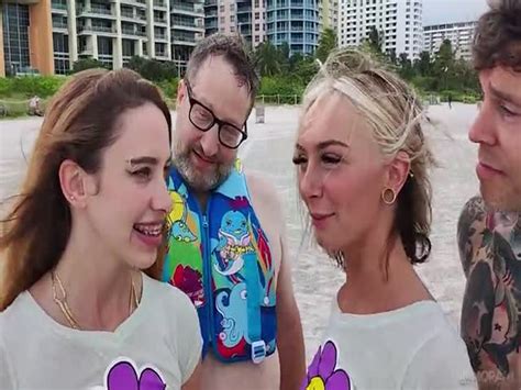 Khloe Kapri And Chloe Temple Beach Bunny Blondes Khloe Kapri And