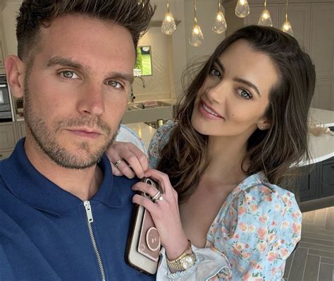 Geordie Shores Gaz Beadle Shows Off Beard Transplant The Irish Sun