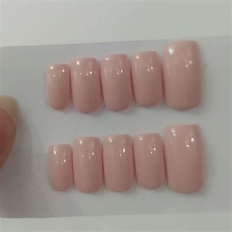 خرید و قیمت ناخن مصنوعی با مواد کاشت صورتی طبیعی تک رنگ در فرم بادامی