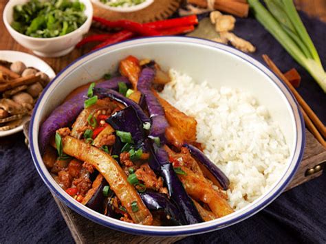 肉末茄子盖浇饭