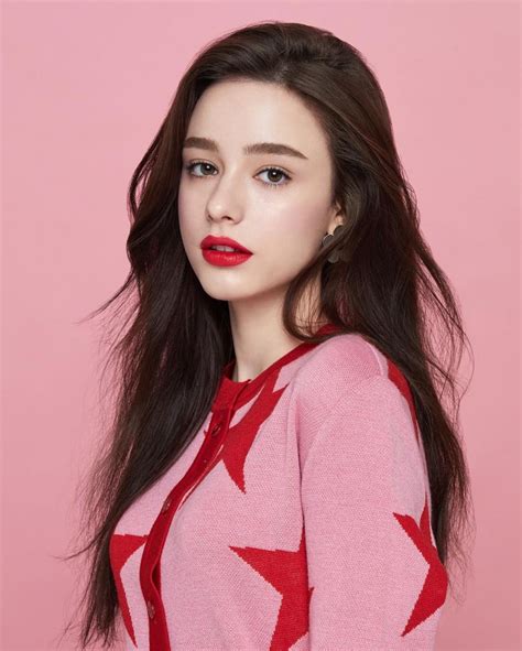 9 Pesona Dasha Taran Model Asal Rusia Yang Super Memukau
