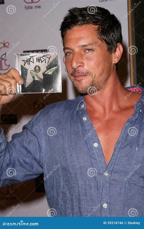 Simon Rex Facial Telegraph