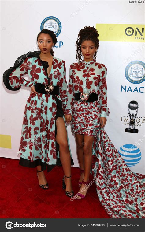 Randb Duo Chloe X Halle Chloe Bailey Halle Bailey Stock Editorial