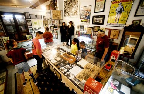 See Inside The Bonnie And Clyde Ambush Museum In Gibsland Louisiana