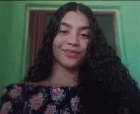 Jovem De 18 Anos Morre Após Ser Esfaqueada No Meio Da Rua O Ex