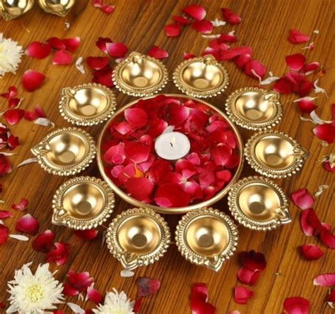 Golden Round Metal Diya Urli Metal Urli For Decoration Purpose Size