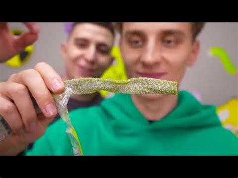 Едим самые кислые Конфеты в Мире!!! - YouTube