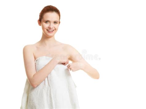 Mujer Desnuda En Toalla Despu S Del Ba O Imagen De Archivo Imagen De Cuidado Toalla