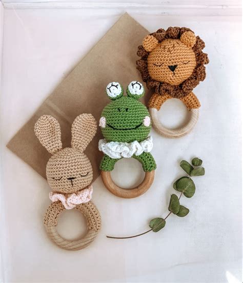 Вязаные погремушки для малышей