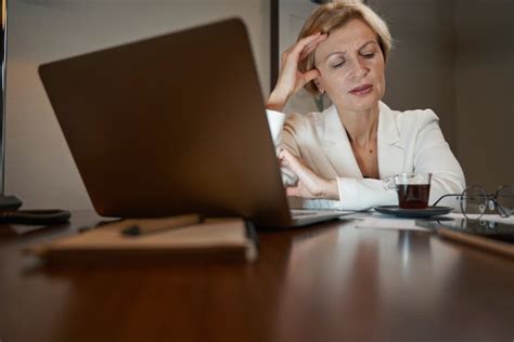 Why Subjective Cognitive Decline Is A Growing Health Issue Among Women