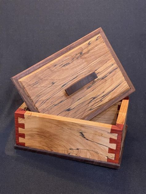 Contrasting Corner Dovetail Box R Woodworking