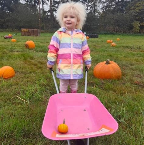 Słodkie Zdjęcia Dziewczynki Rozeszły Się Po Całym Internecie Jak