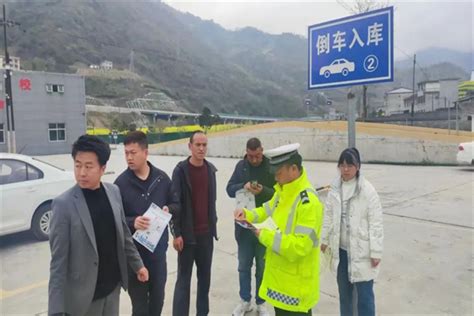 岚皋交警走进驾校宣交安 让安全从起步开始 岚皋县人民政府