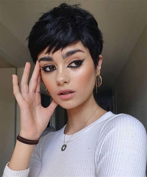 Short Hairstyles Thick Hair Women