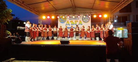 Ансамбълът за автентичен фолклор от село Бабук с високи отличия на два национални фестивала