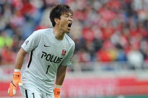 西川周作は代表漏れの瞬間、笑った。22年w杯こそ正守護神になるため。 Jリーグ Number Web ナンバー