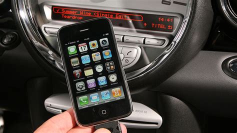 Sechs Auto-USB-Anschlüsse im Multimedia-Test | AUTO MOTOR UND SPORT