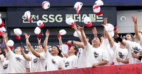 1라운드 지명권 포기 각오 김세현·최원태 없이 이룬 우승 김태형까지 잡은 Kia