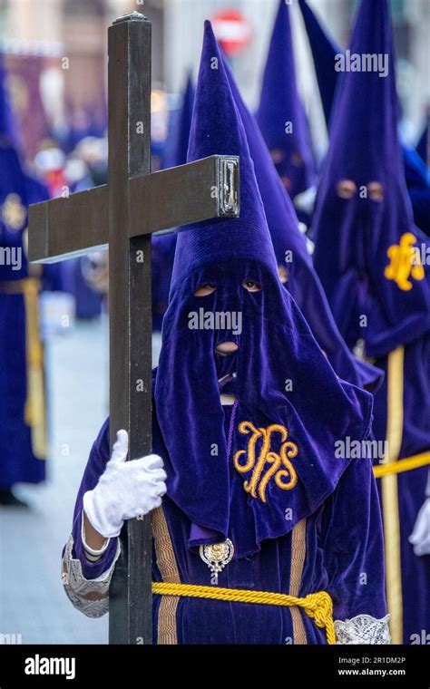 Miembros de la Cofradía Penitencial de Ntro Padre Jesús Nazareno
