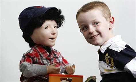Kaspar Robot Pelatih Anak Autisme