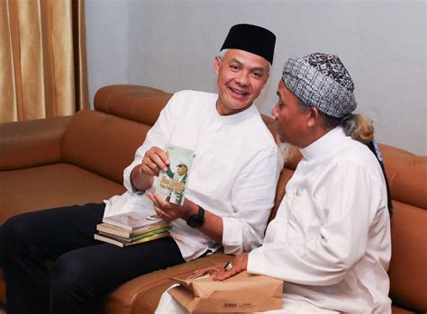 Santri Ganjar Gotong Royong Bangun Ruang Kelas Ponpes Di Kampar