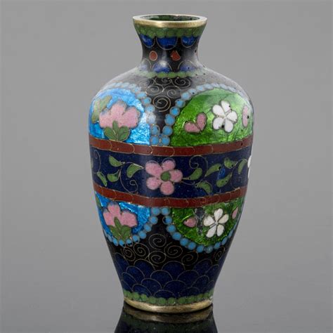 Ваза миниатюрная в технике клуазоне, латунь, эмаль, фольга, Китай, 1920 ...