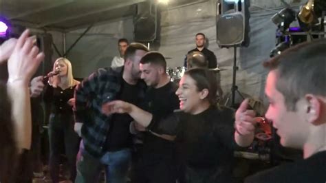 ΑΚΥΒΕΡΝΗΤΟ ΚΑΡΑΒΙ ΛΕΝΑ ΖΕΤΤΑ ΓΙΑΝΝΗΣ ΖΙΑΚΟΣ ΚΛΑΡΙΝΟ ΠΑΝΗΓΥΡΙ ΣΤΟ
