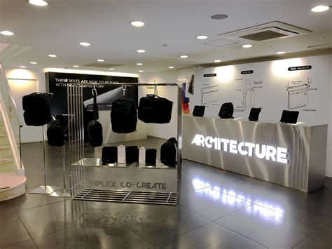 프리스비 📣프리스비 X 커버낫 ‘architecture 팝업스토어 오픈 크고 작은 재미
