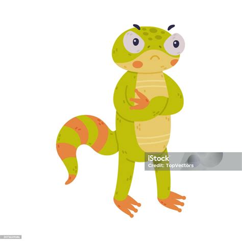 재미있는 녹색 도마뱀붙이 캐릭터 서 있는 와 심술궂은 얼굴 벡터 일러스트 귀여운에 대한 스톡 벡터 아트 및 기타 이미지