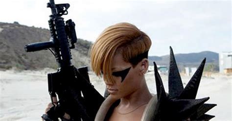 Rihanna Gets Hard New Image For Hard Video Mirror Online