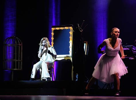 Lara Fabian Remonte Sur Scène Malgré Ses Soucis De Santé Voici