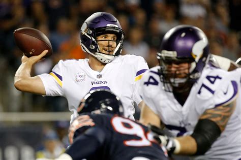 The Internet Reacts To The Arizona Cardinals Giving Sam Bradford Insane